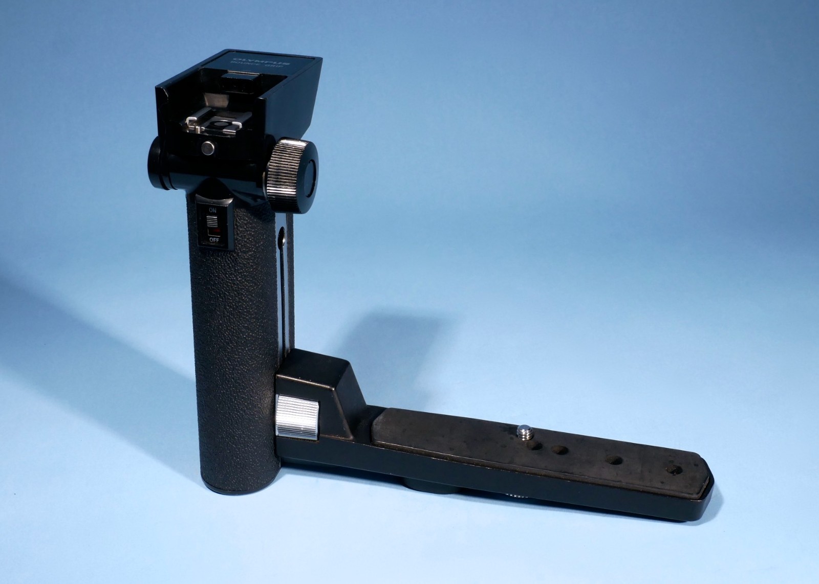 Olympus OM System Bounce Grip 1 * OM Quick Auto 310 Flash - The Classic ...